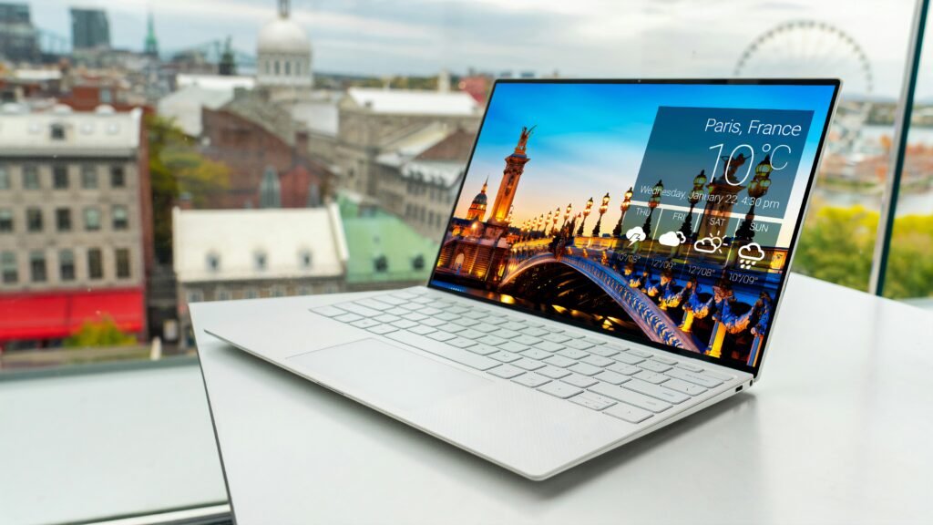 Best Student Laptop UK 2025 – Budget, Cheap & Gaming Options - tech hints